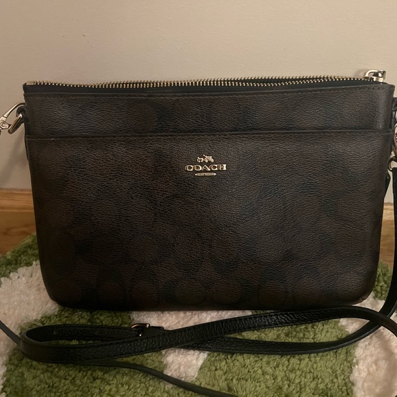 Coach | Bags | Coach Classic Print Crossbody | Poshmark